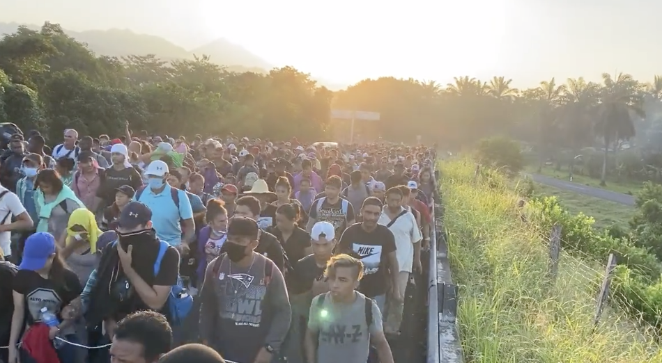 BREAKING: Massive Caravan of Illegals Marches Toward U.S. Southern ...