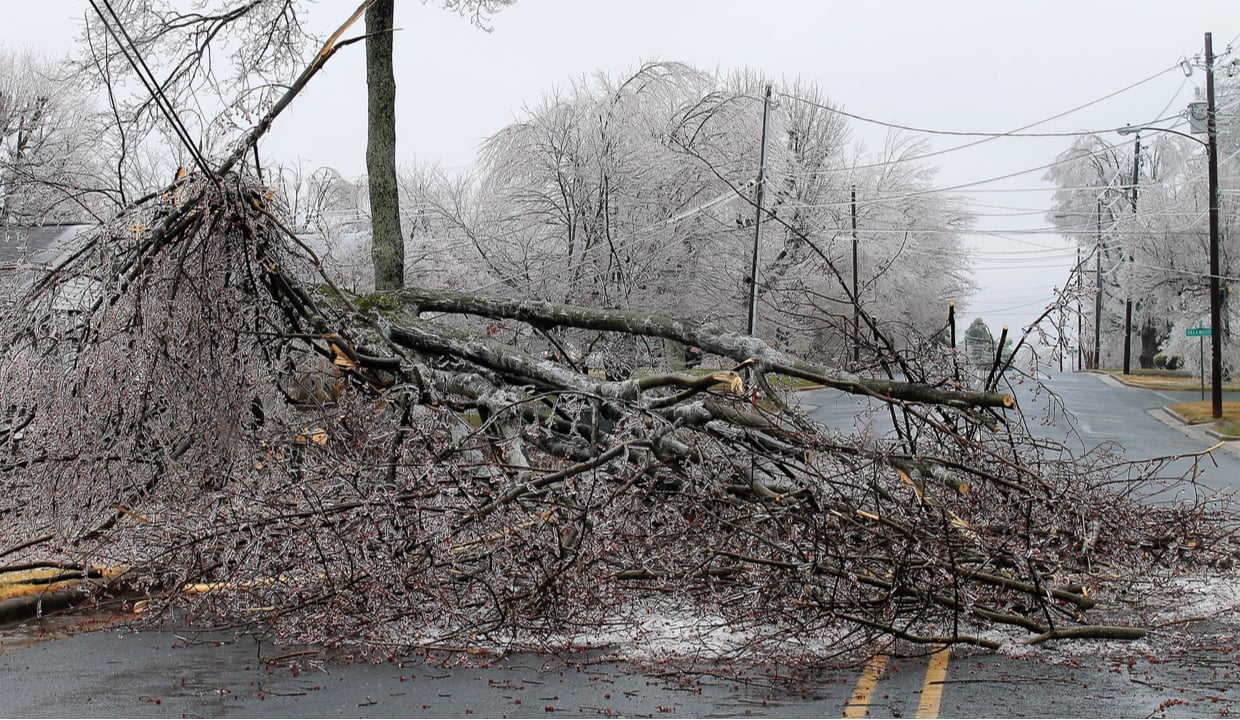 ICE STORMS HIT HEARTLAND: Outages in Memphis, Dallas, Plows Stuck in ...
