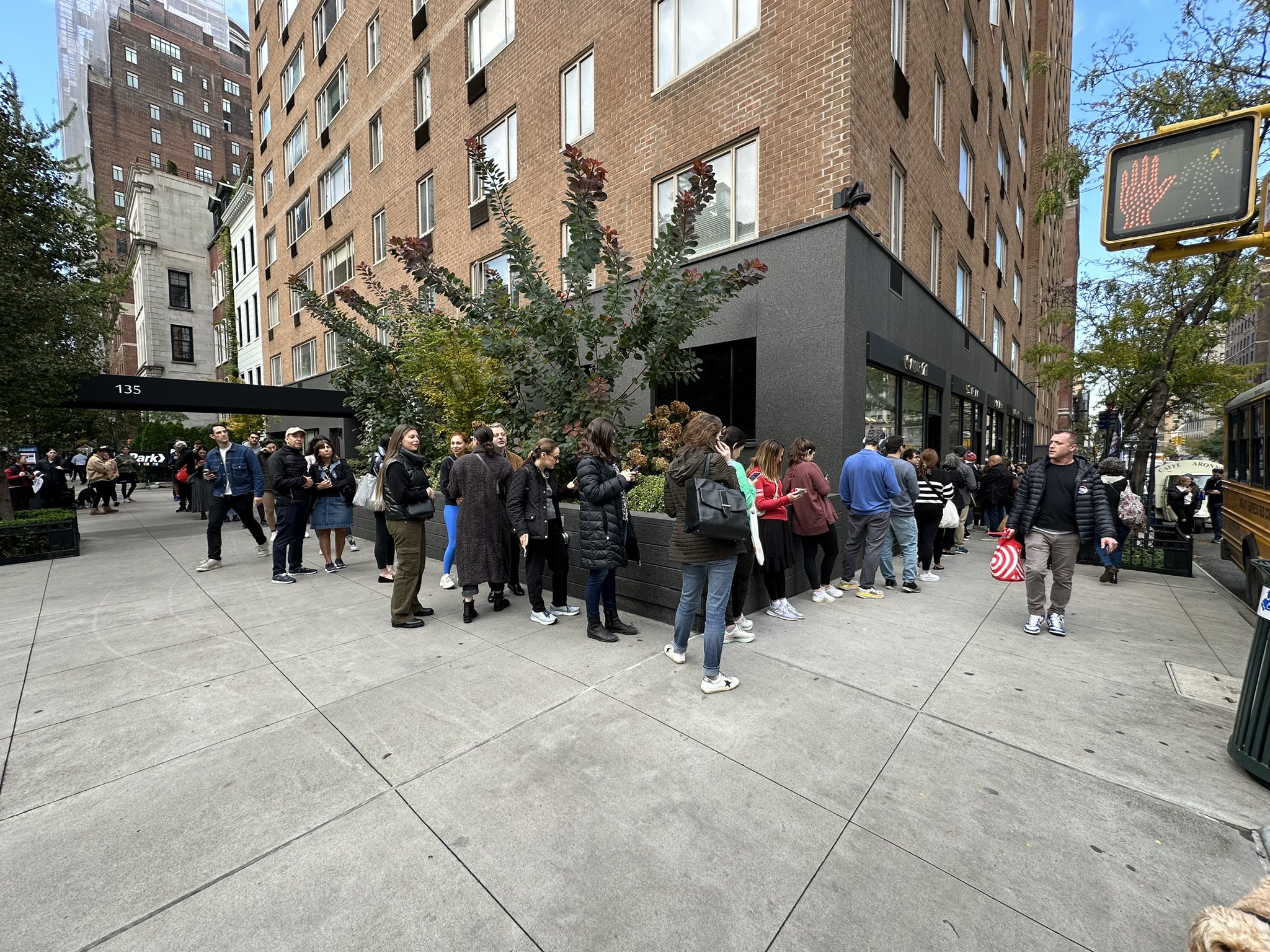 BEAUTIFUL: New Yorkers Line Up to Support Pro-Israel Coffee Shop Owner ...