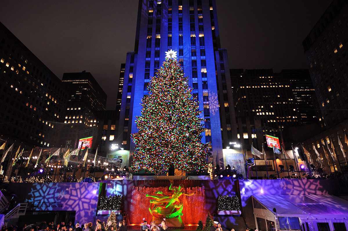 HIGH ALERT: NYPD Fears Possible Attack Near Rockefeller Christmas Tree ...